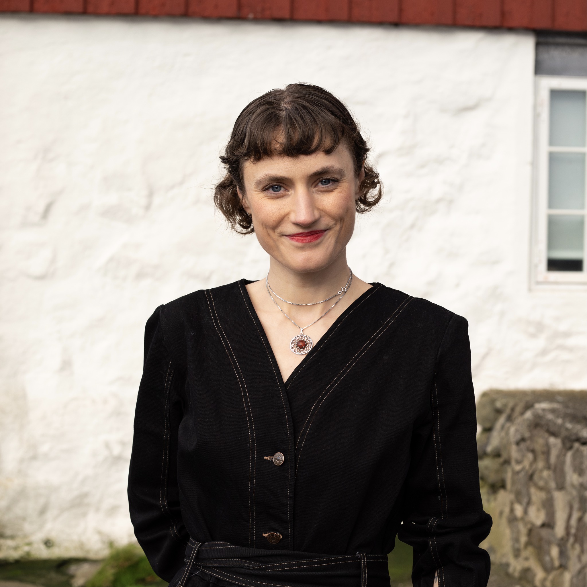 Ingilín tinganes.jpg